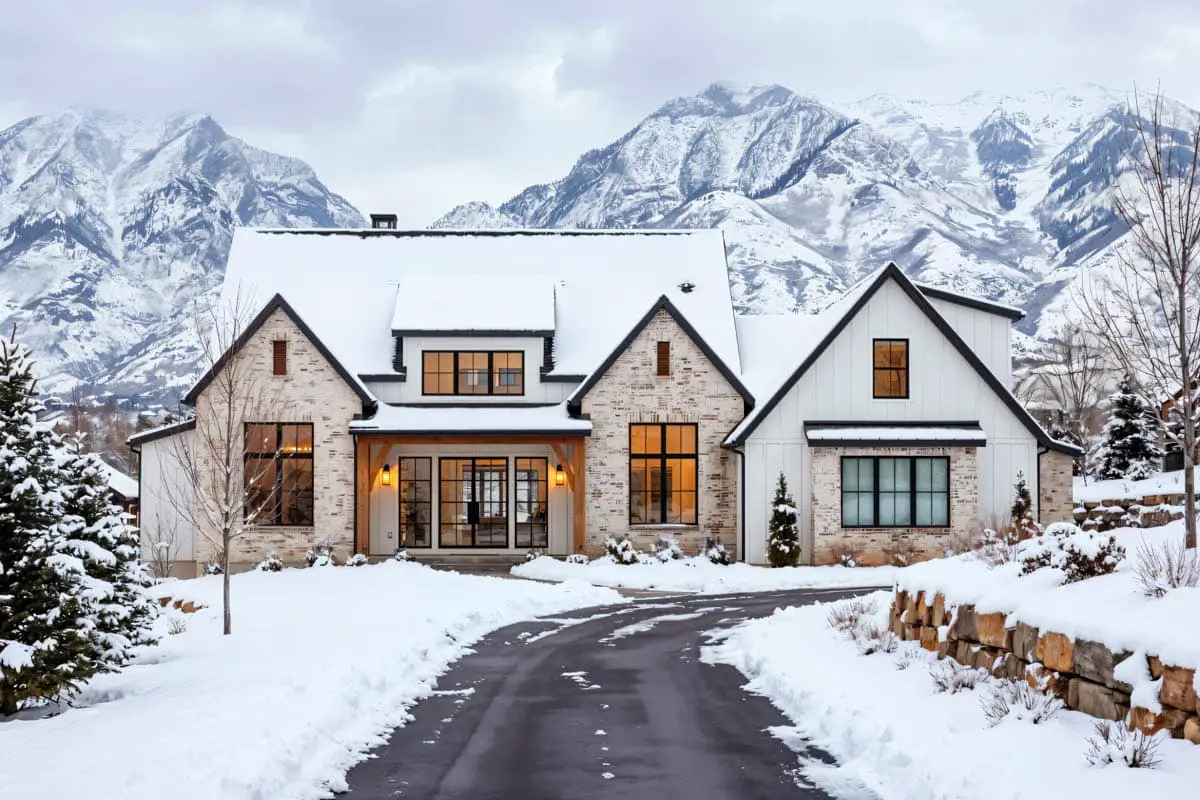 Under-2900 Sq Ft Modern Farmhouse with Bonus Room, 3-Car Garage, and ...